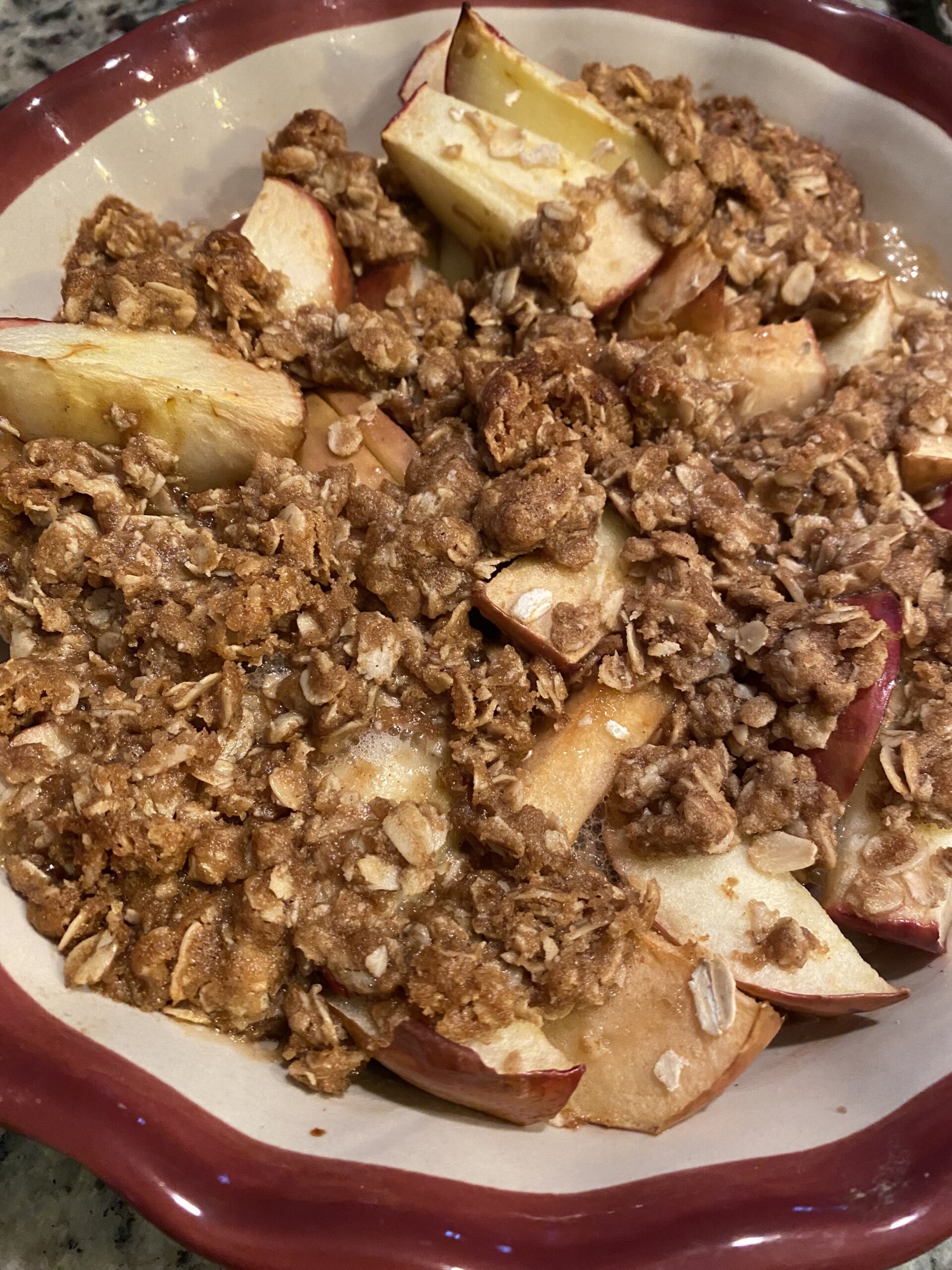 The Best Homemade Apple Crisp - LISA CARETTI